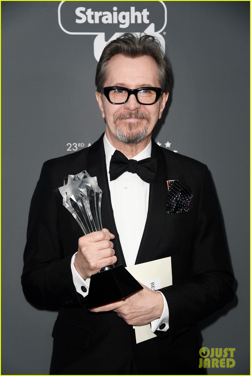 Gary Oldman Wins Best Actor for 'Darkest Hour' at Critics' Choice Awards 2018!: Photo 4013367 ...