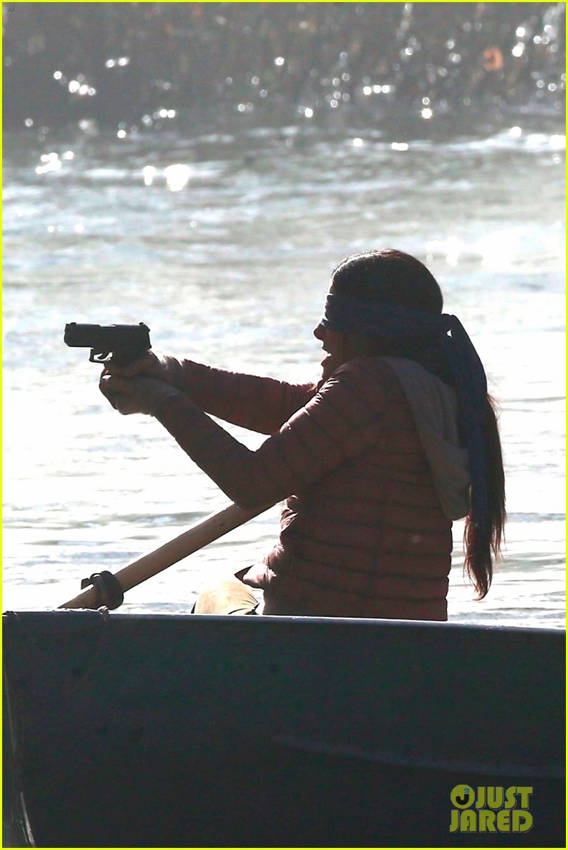 Sandra Bullock Shoots a Gun in a Dramatic Scene on the Set of 'Bird Box ...