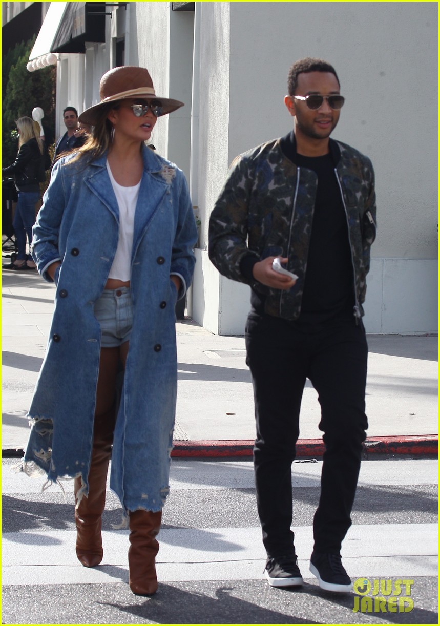 Chrissy Teigen & John Legend Donate to a Young Fan's Fundraiser: Photo ...