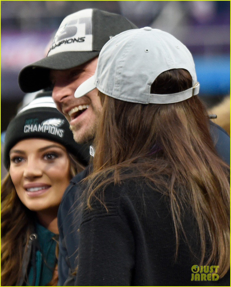 Bradley Cooper & Irina Shayk Watch Eagles Win First Super Bowl: Photo ...