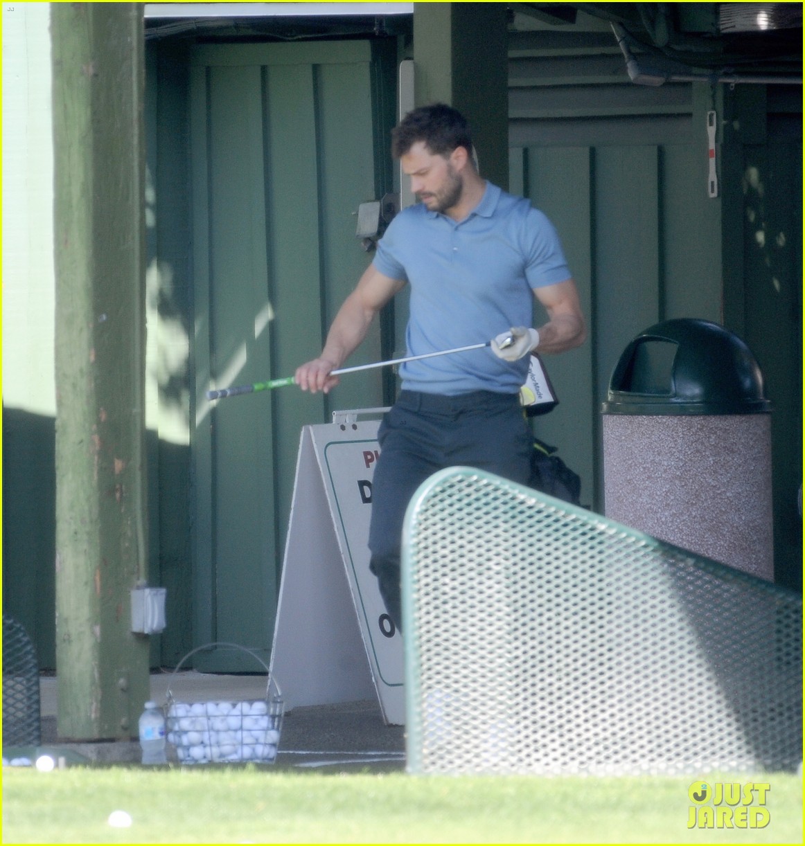 Jamie Dornan Flaunts His Biceps at the Driving Range!: Photo 4032413 ...