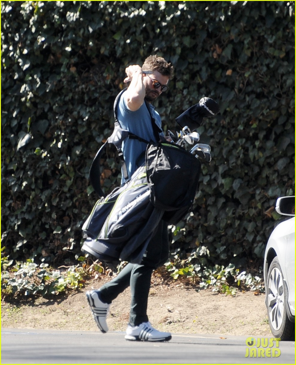 Jamie Dornan Flaunts His Biceps at the Driving Range!: Photo 4032445 ...