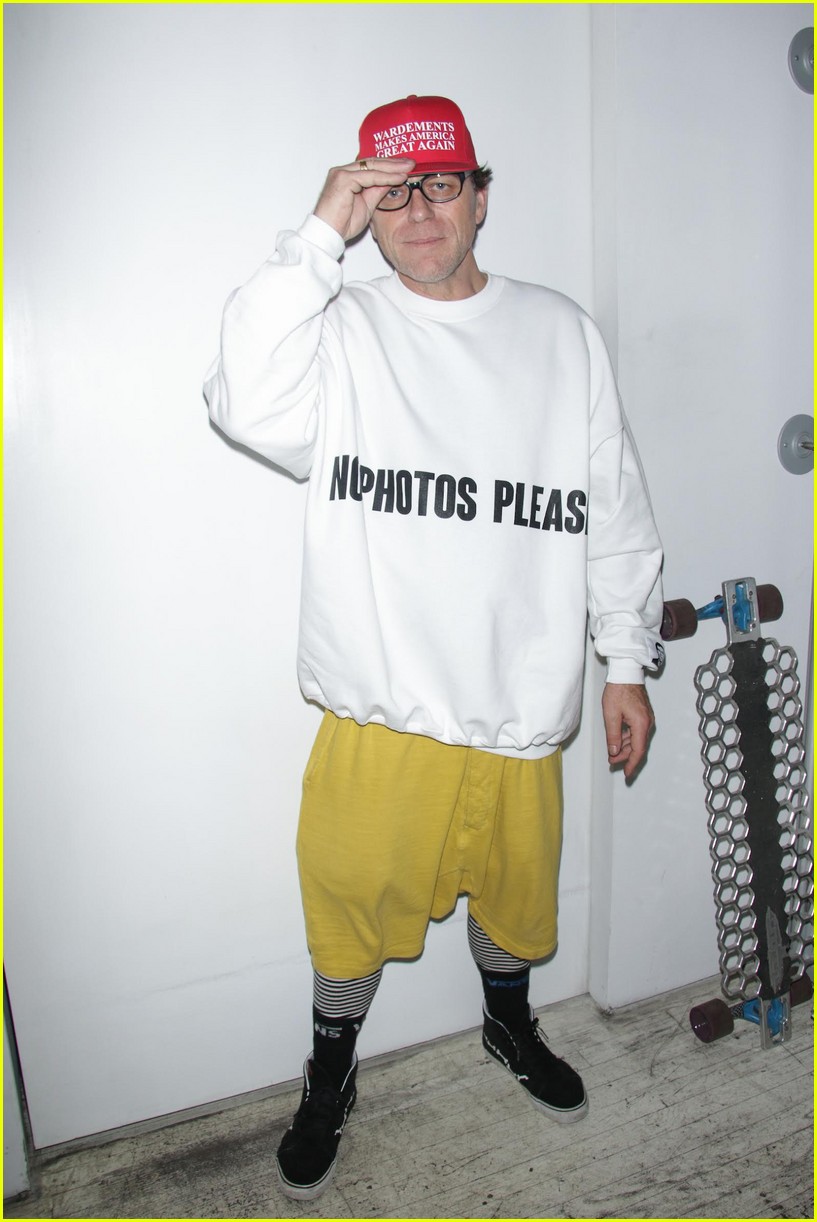 Gigi & Bella Hadid Strike a Pose at Inez & Vinoodh Pop-Up Store Event!: Photo 4032358 | 00, Liya ...