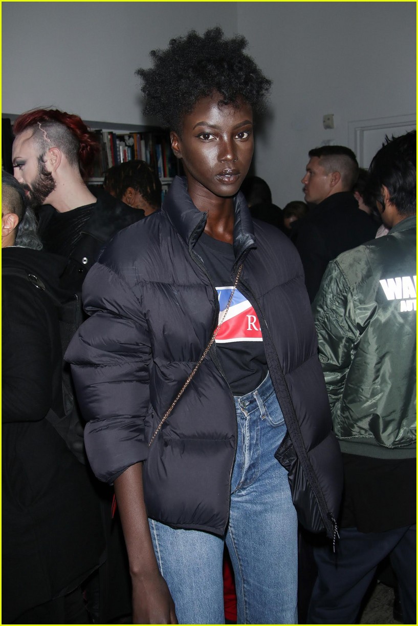 Gigi & Bella Hadid Strike a Pose at Inez & Vinoodh Pop-Up Store Event!: Photo 4032361 | 00, Liya ...