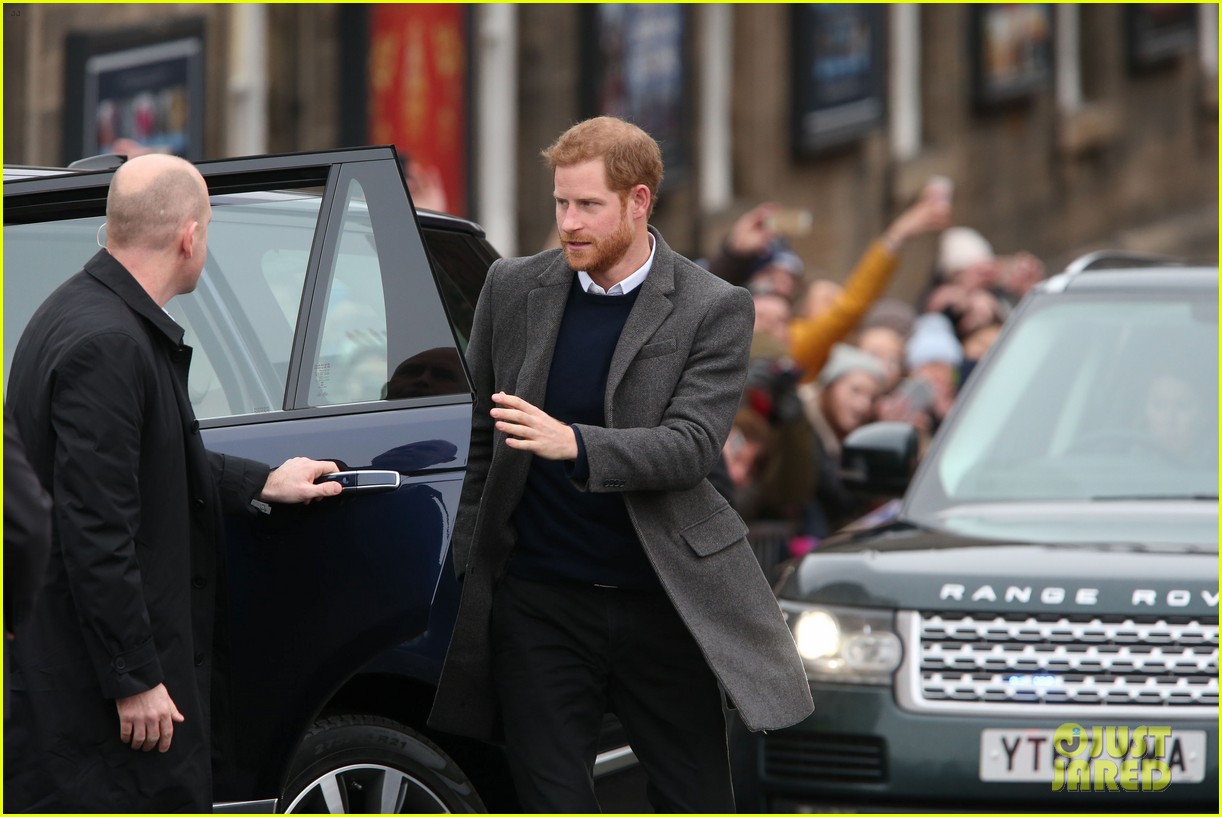 Prince Harry & Meghan Markle Get Warm Edinburgh Welcome During Royal ...