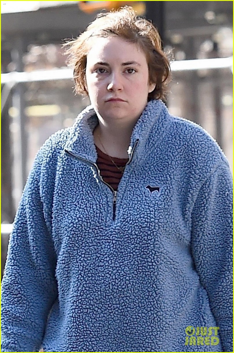 Lena Dunham Steps Out Following News of Her Hysterectomy: Photo 4036997 ...