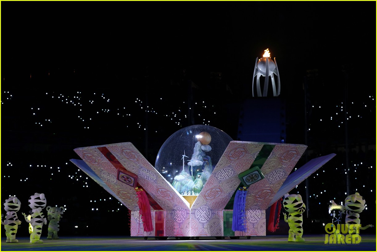 CL, EXO & Martin Garrix Perform at Winter Olympics 2018 Closing ...