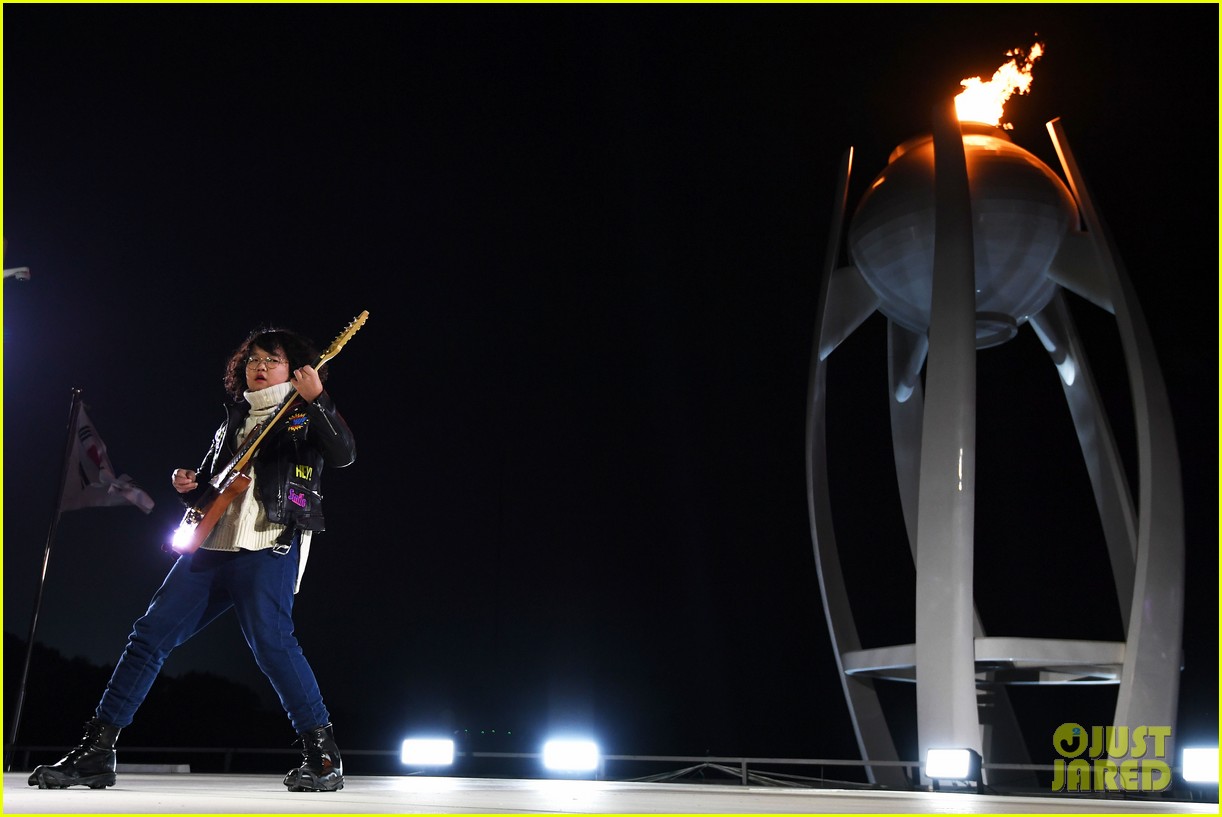 CL, EXO & Martin Garrix Perform at Winter Olympics 2018 Closing ...