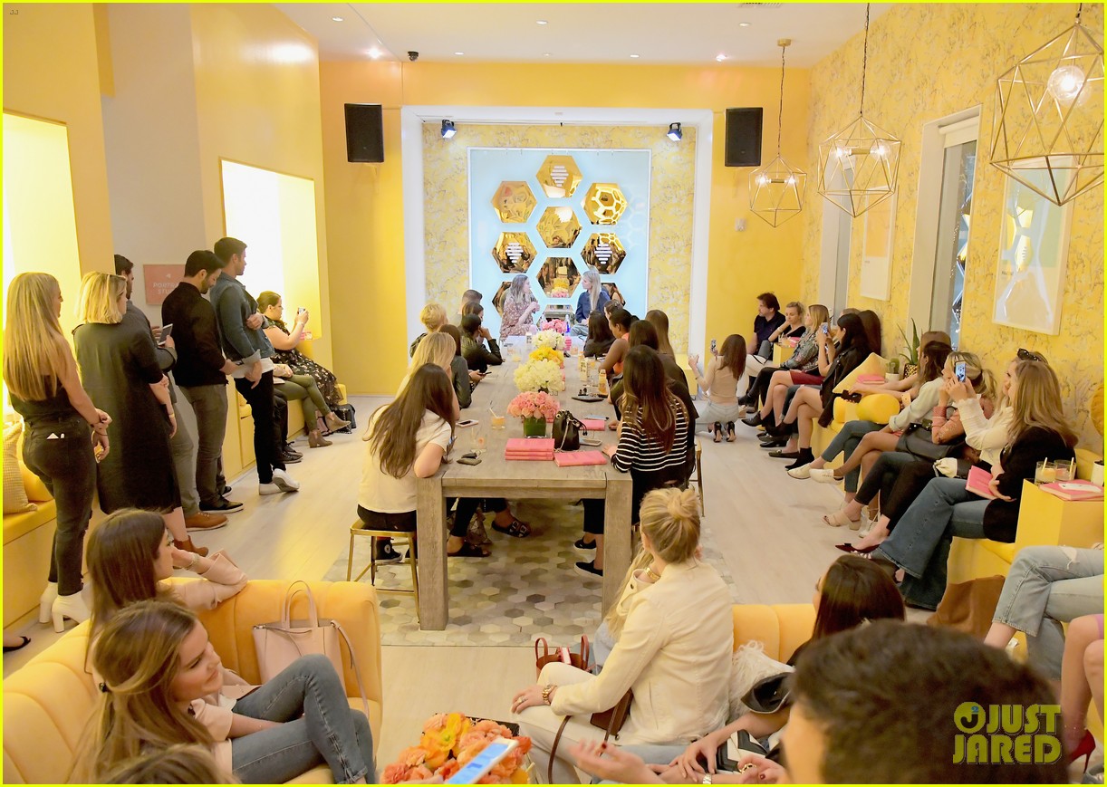 Gwyneth Paltrow Joins the Foster Sisters to Launch Bumble Hive LA ...