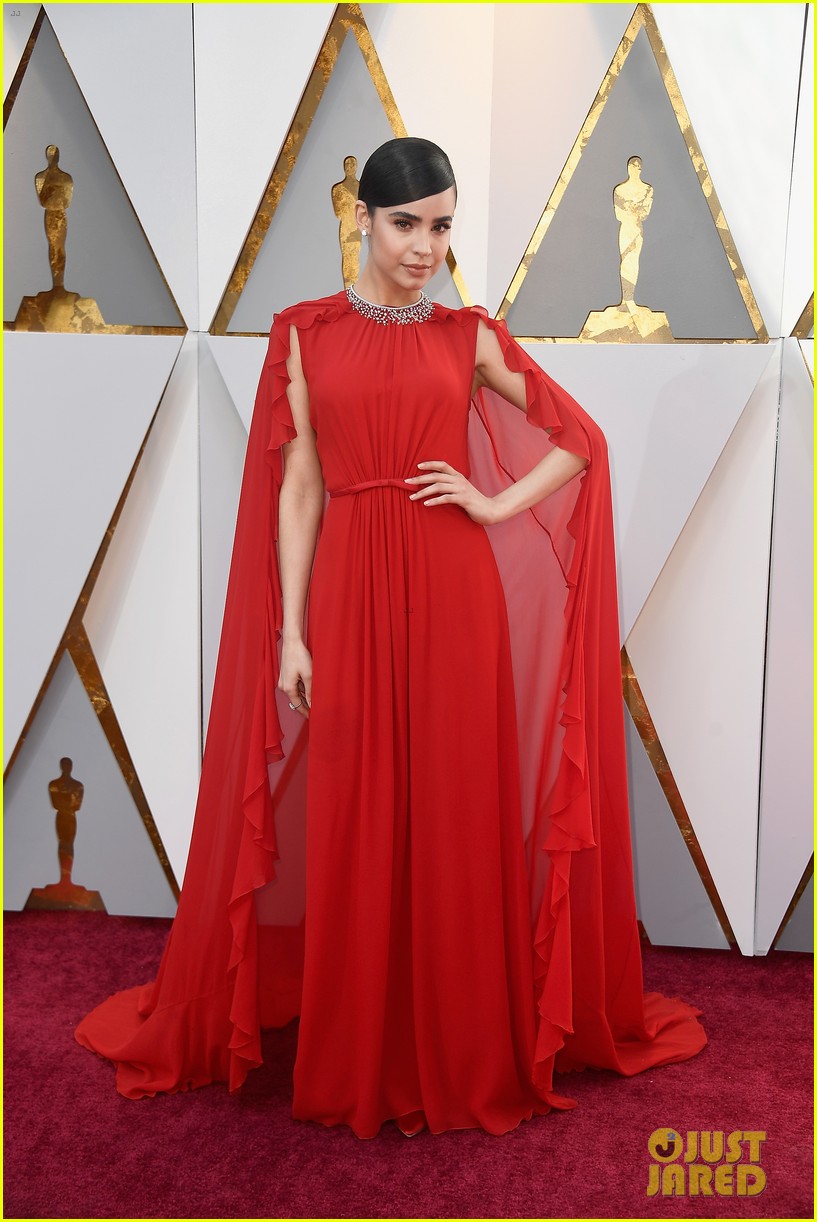 Disney Star Sofia Carson Kicks Off Oscars 2018 Red Carpet!: Photo 4043798 | Oscars Photos | Just ...