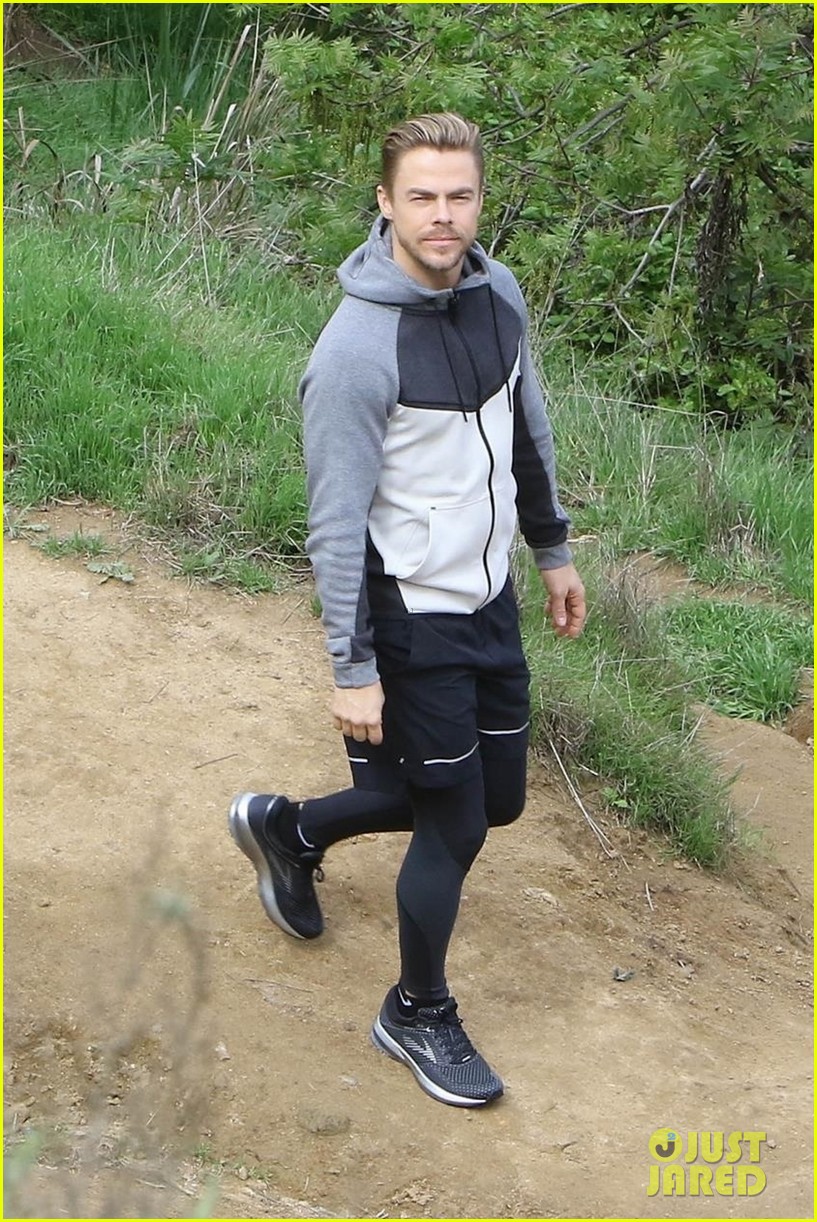 Derek Hough Shows Off His Buff Muscles During Photo Shoot!: Photo ...