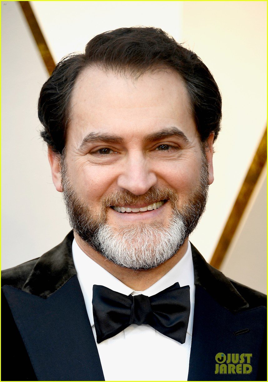 Richard Jenkins Joins 'Shape of Water' Co-Stars at Oscars 2018: Photo ...