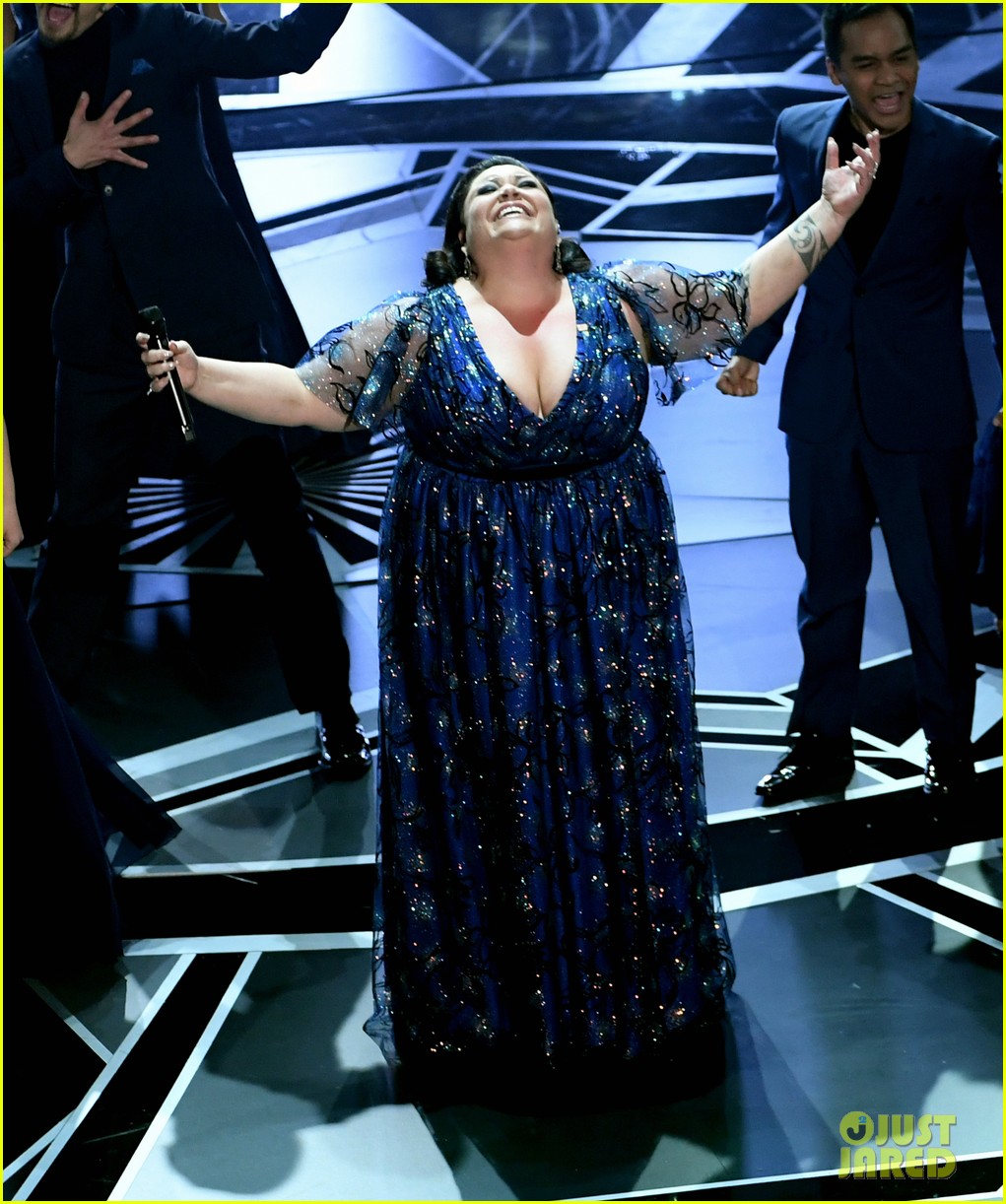 Keala Settle Sings 'This Is Me' Live at Oscars 2018 (Video): Photo ...