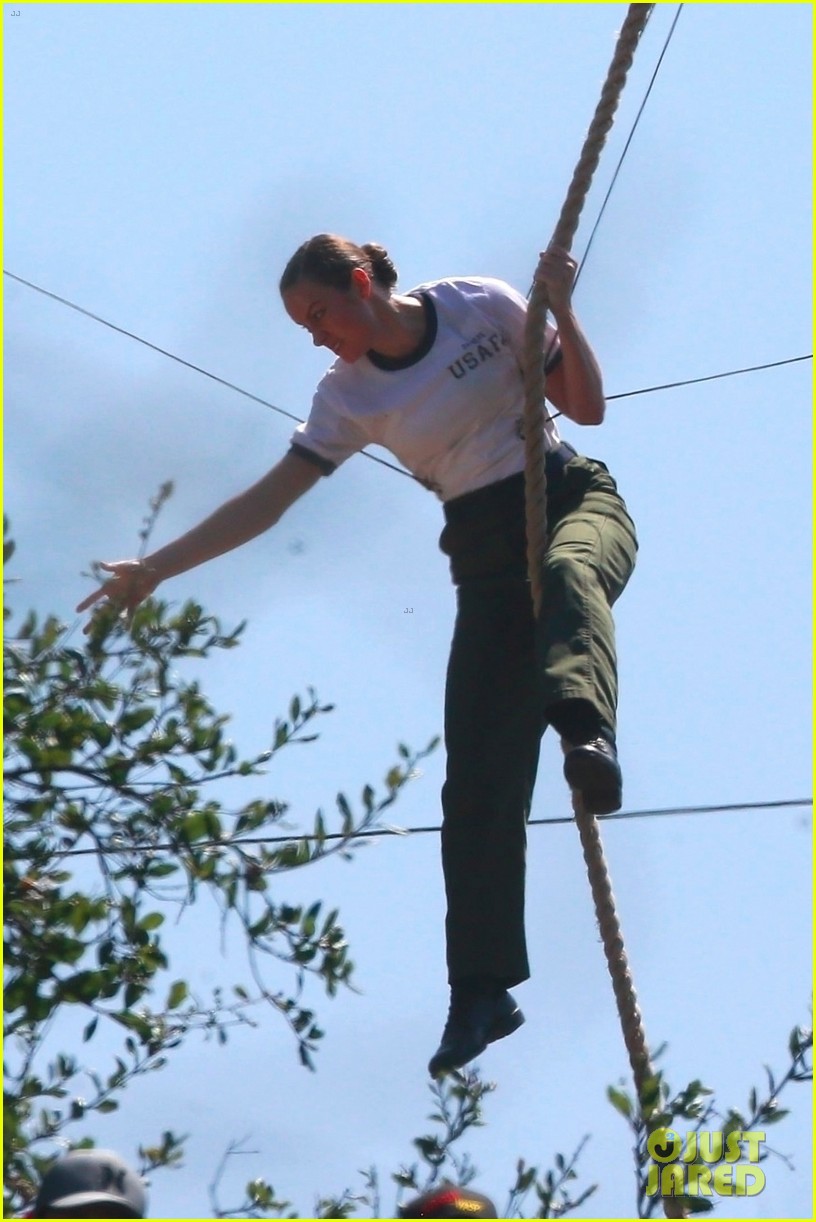 Brie Larson Climbs a Rope for 'Captain Marvel' Stunt Scene!: Photo ...
