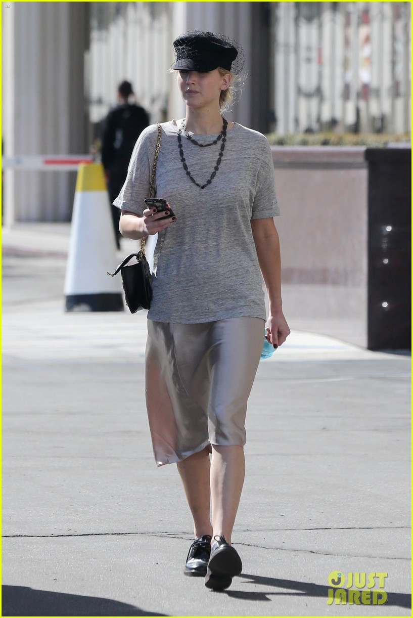 Jennifer Lawrence Dresses Down After Her Glam Oscars Night: Photo ...