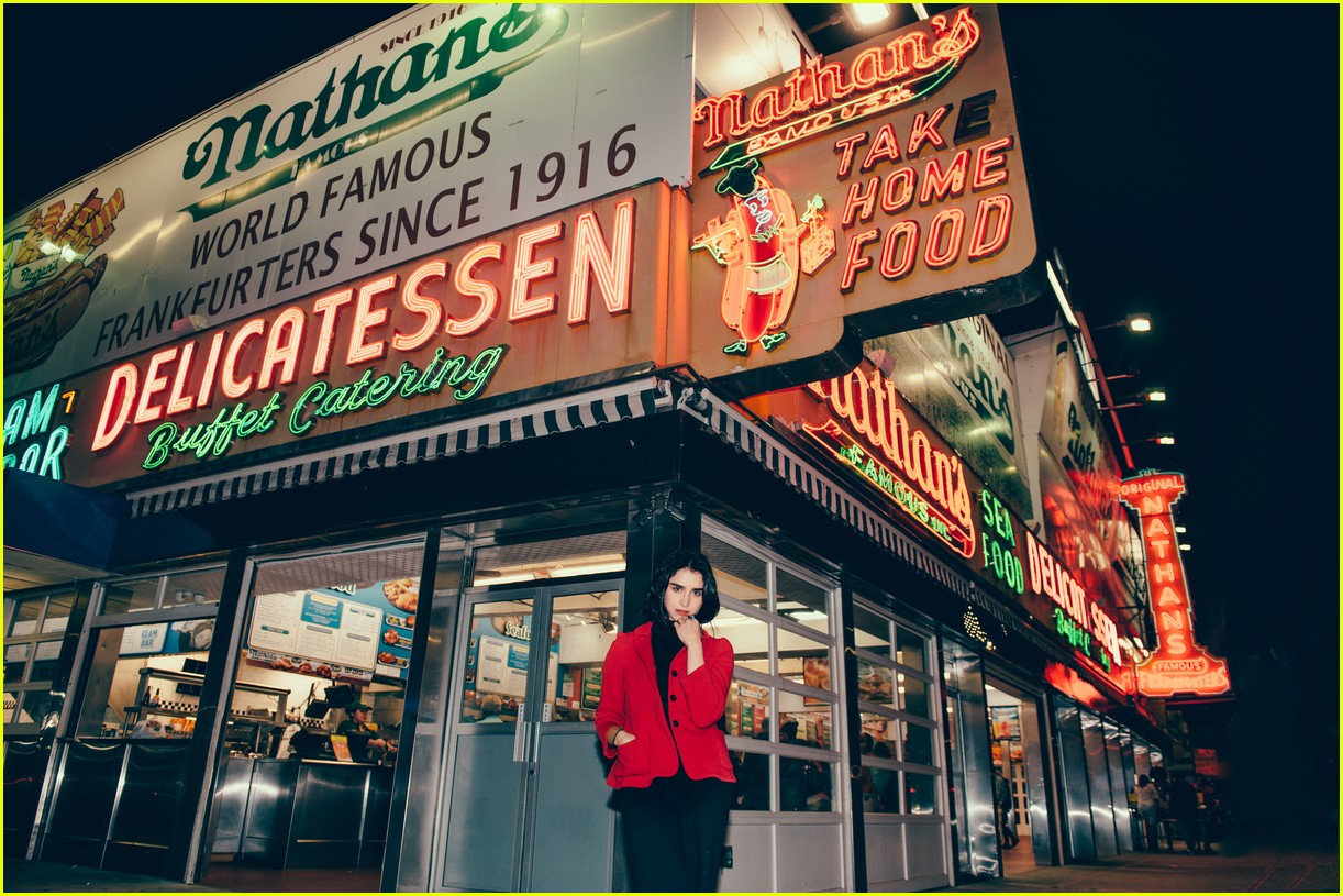 Get to Know 'Sneaky Pete' Actress Libe Barer with These 10 Fun Facts ...