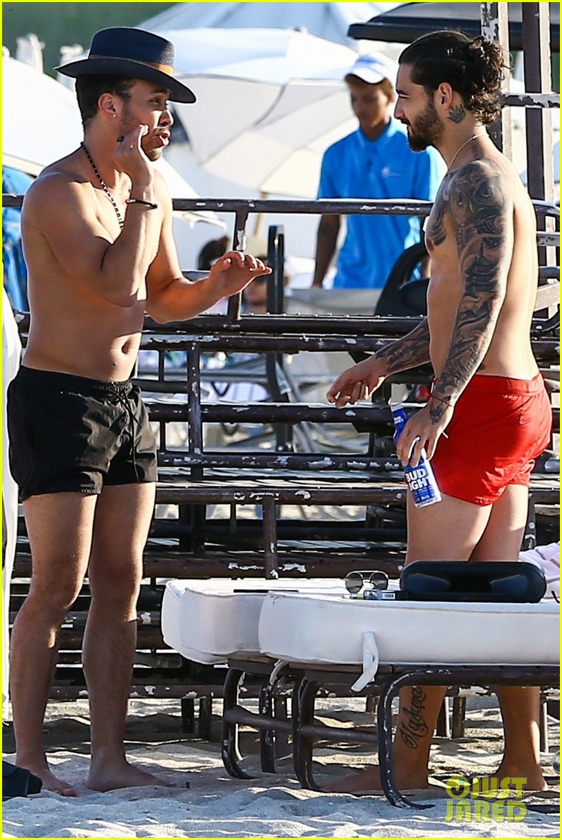 Maluma & Prince Royce Go Shirtless on Vacation in Miami!: Photo 4052240 ...