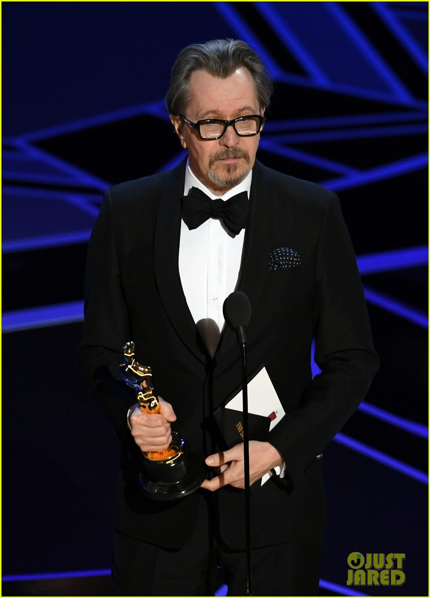 Gary Oldman Wins Best Actor at Oscars 2018 for 'Darkest Hour': Photo 4044725 | Gary Oldman ...