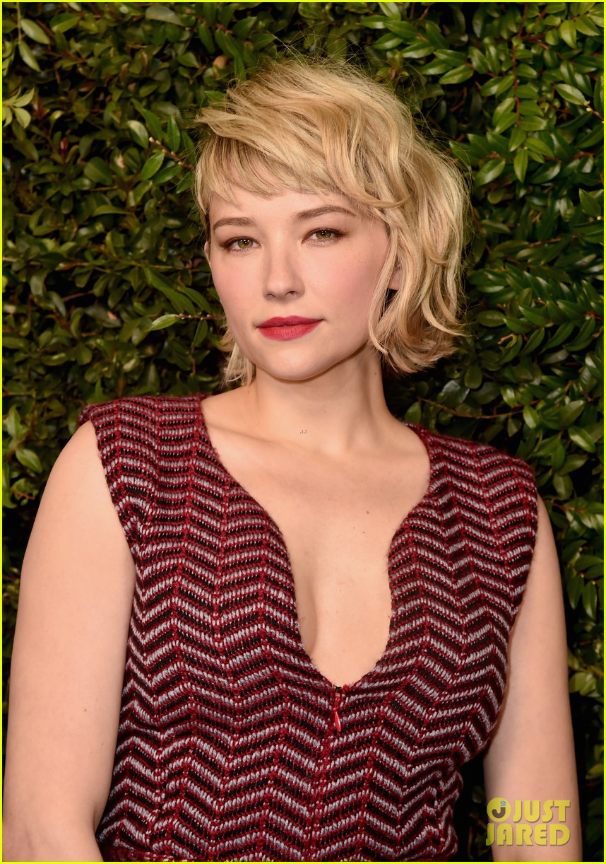 Margot Robbie Joins Edgar Ramirez & Sienna Miller at Chanel Oscars Pre ...