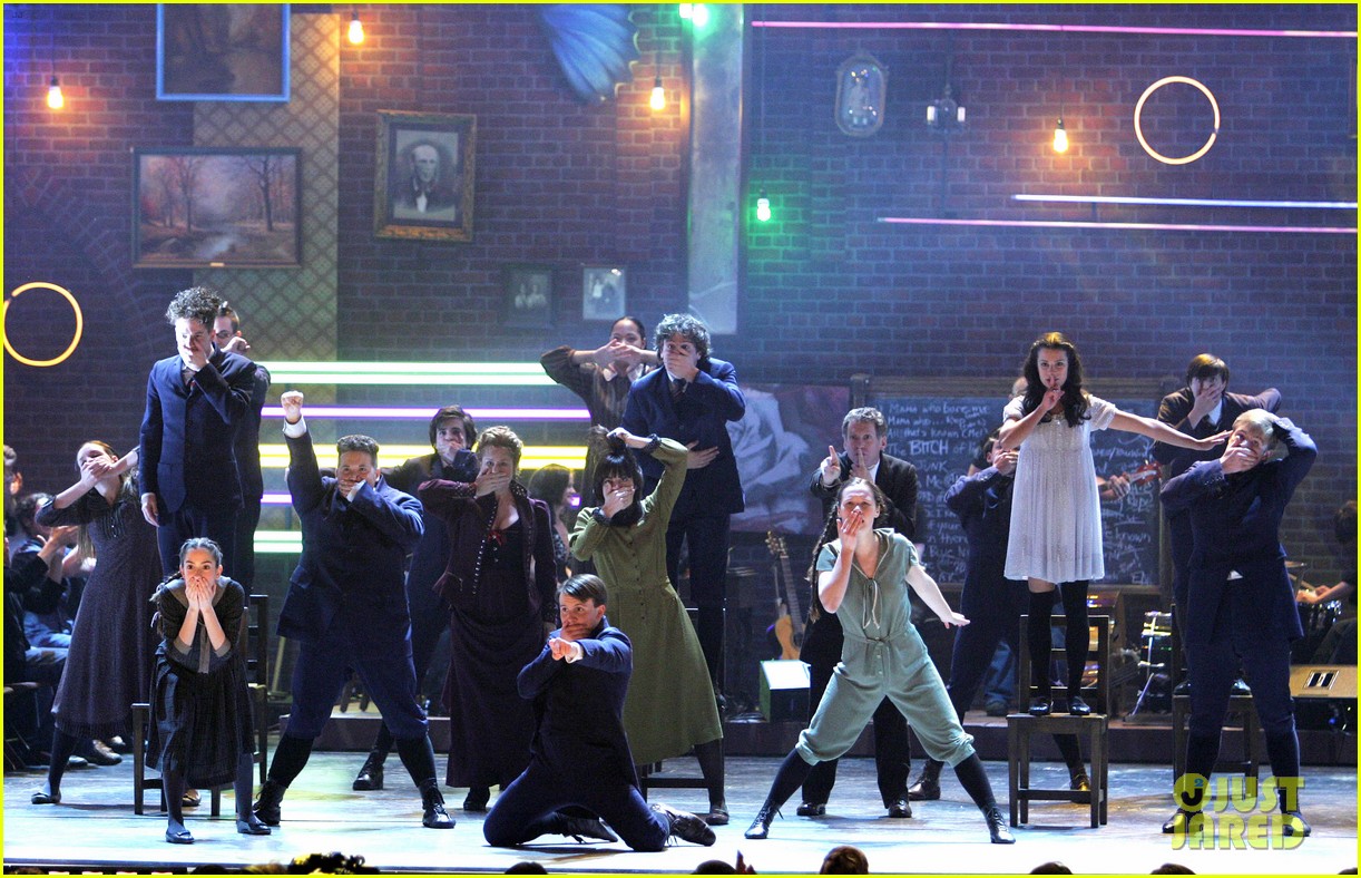 What is 'Spring Awakening'? Learn About the Musical in 'Rise': Photo ...