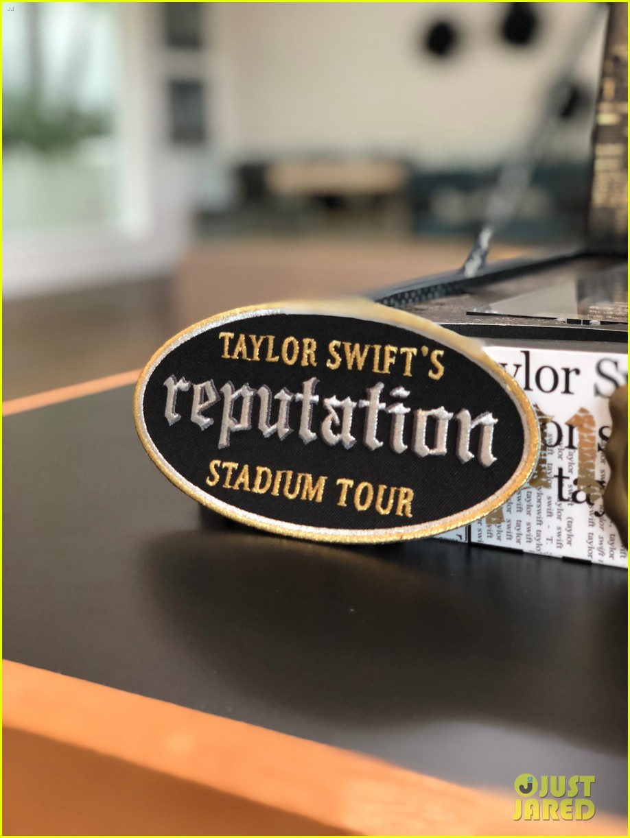 Look Inside Taylor Swift's V.I.P. Invite Boxes for 'reputation Stadium ...