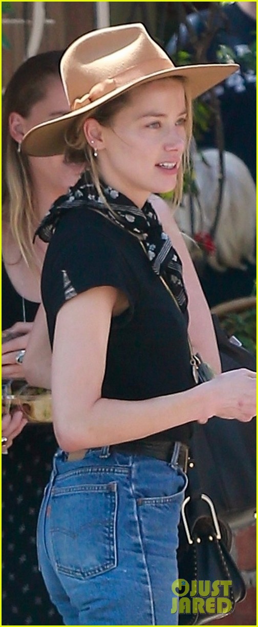 Amber Heard Steps Out for Lunch With a Friend in Los Feliz!: Photo ...