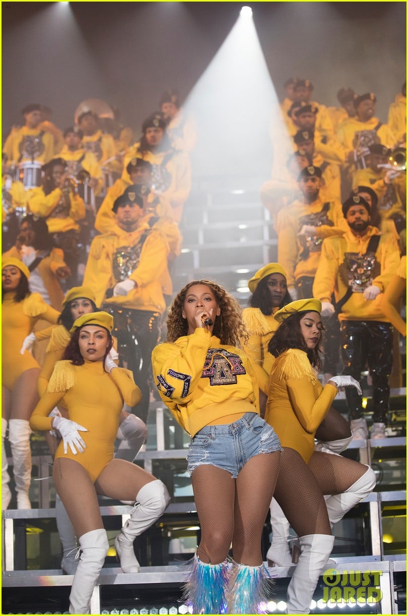 Beyonce's Coachella Performance Photos - See Her Fierce Looks!: Photo ...