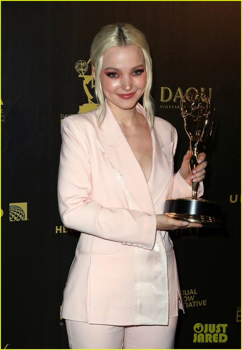 Dove Cameron Wins First Emmy at Daytime Emmy Awards 2018!: Photo ...