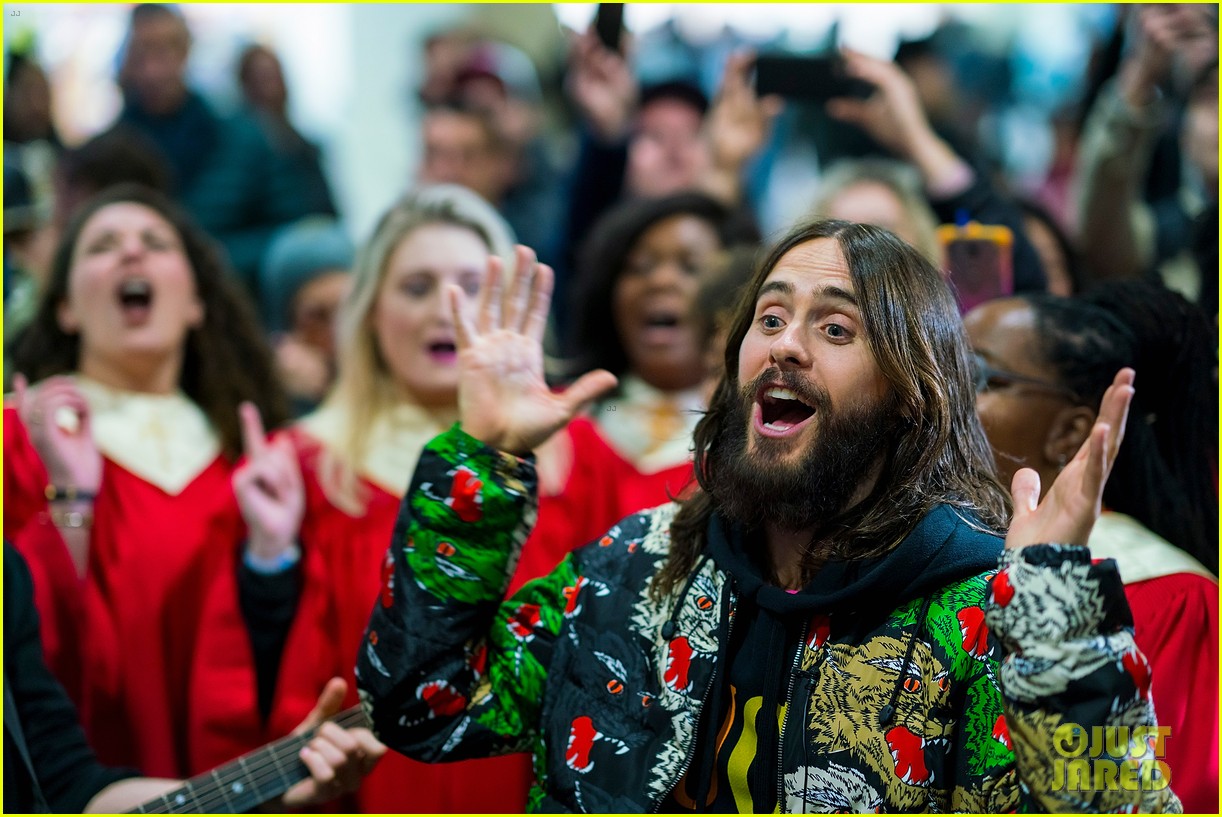 Jared Leto & 30 Seconds to Mars Perform in Subway Stations in NYC ...