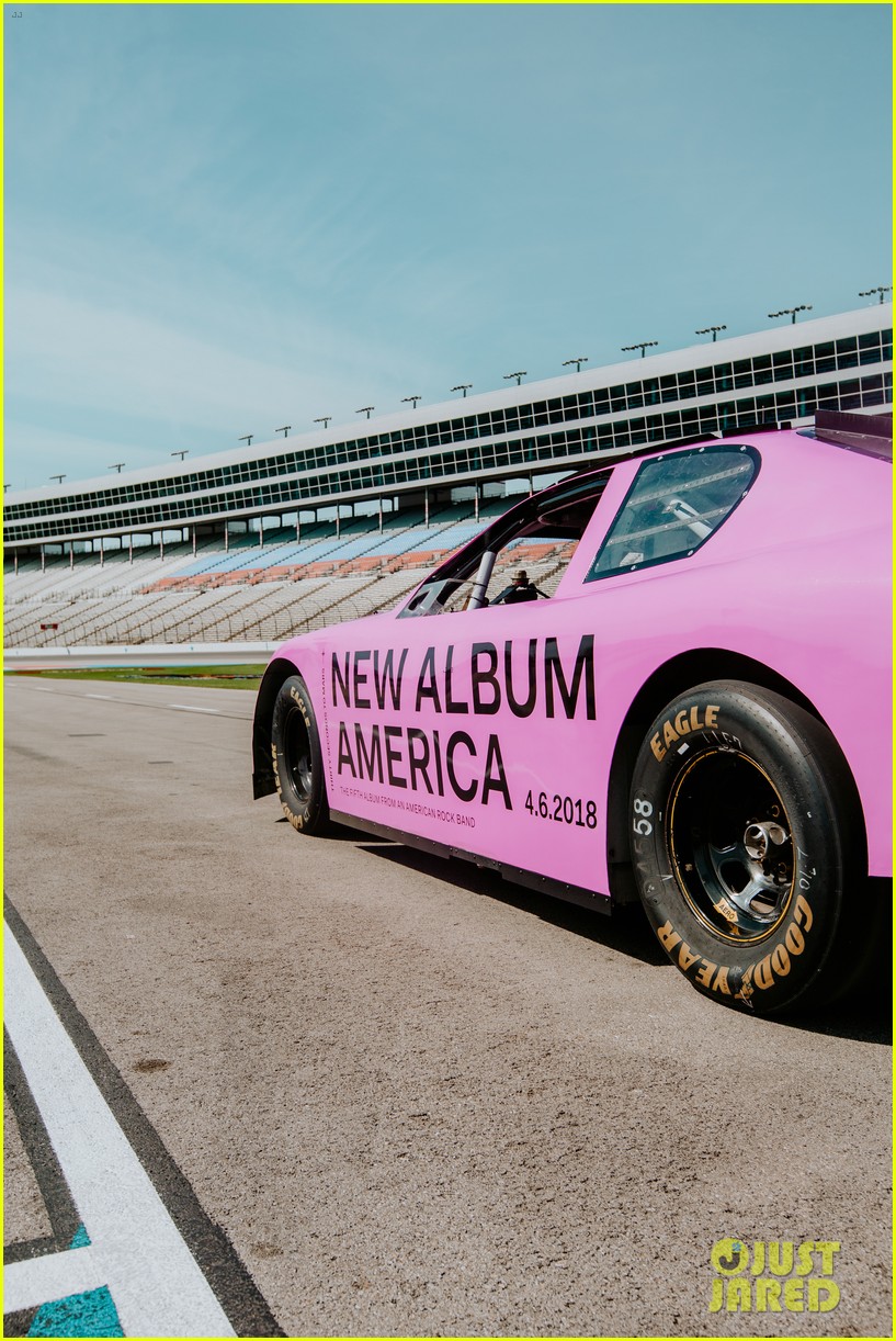 Jared Leto Hits Texas Motor Speedway During Cross-Country Mars Across ...