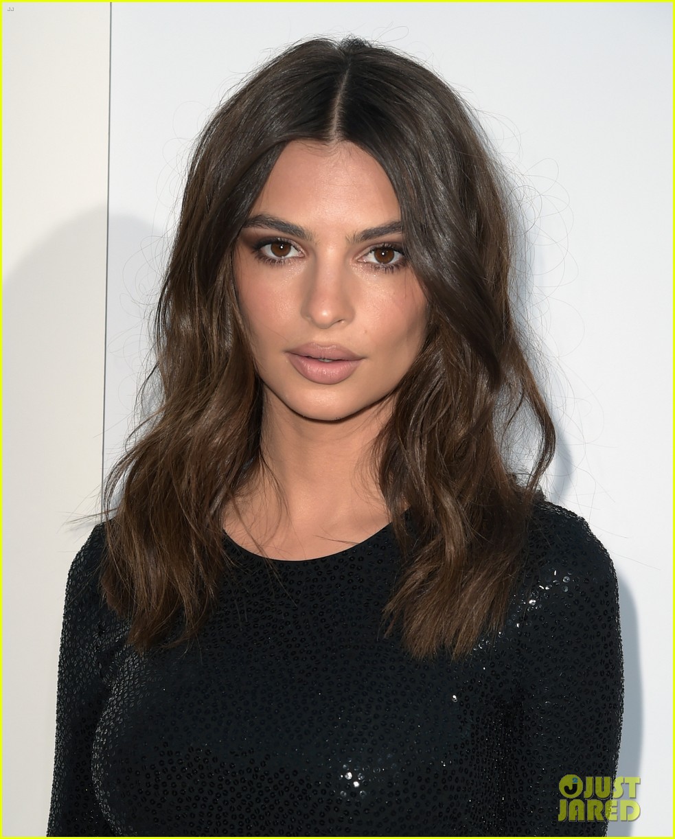 Emily Ratajkowski Flashes Some Skin at 'I Feel Pretty' Premiere: Photo ...