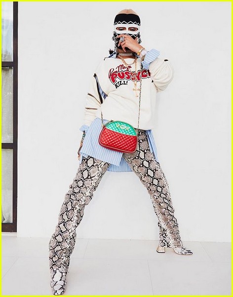 Rihanna Keeps Her Face Covered in Latest Coachella Look!: Photo 4065847 ...