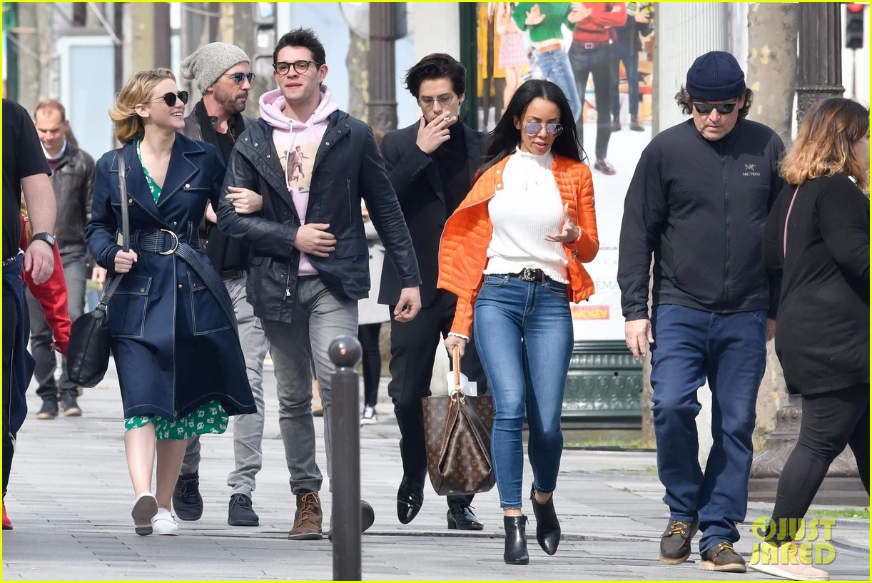Riverdale's Cole Sprouse & Lili Reinhart Spotted Kissing in Paris!: Photo 4059999 | Cole Sprouse ...