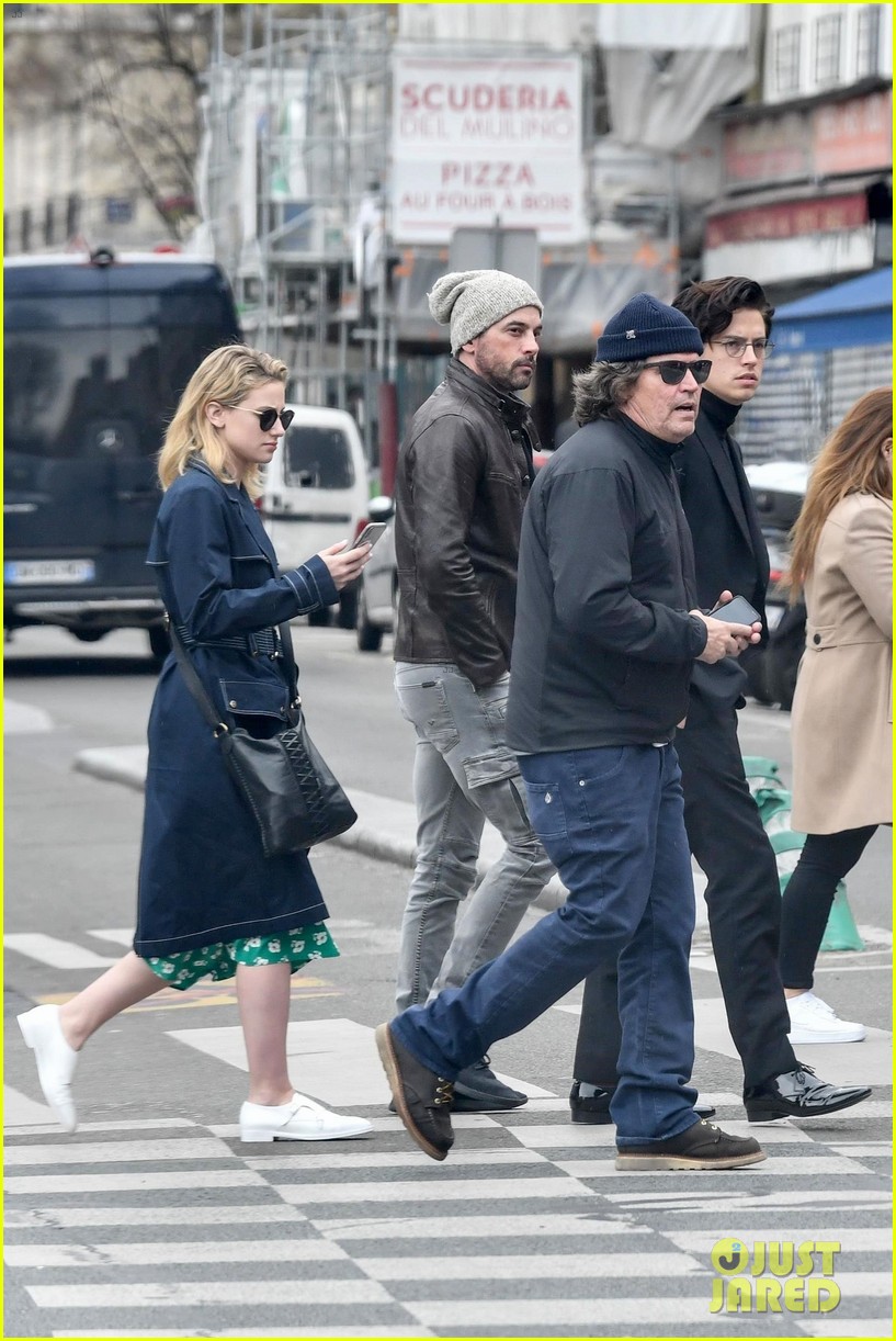 Riverdale's Cole Sprouse & Lili Reinhart Spotted Kissing in Paris!: Photo 4060009 | Cole Sprouse ...