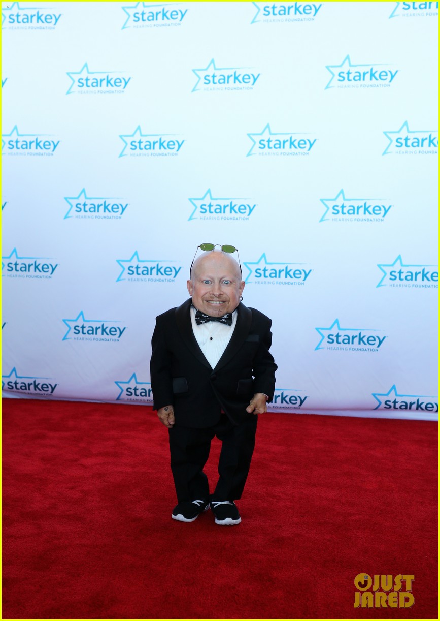 Verne Troyer Dead - Mini-Me from 'Austin Powers' Dies at 49: Photo ...