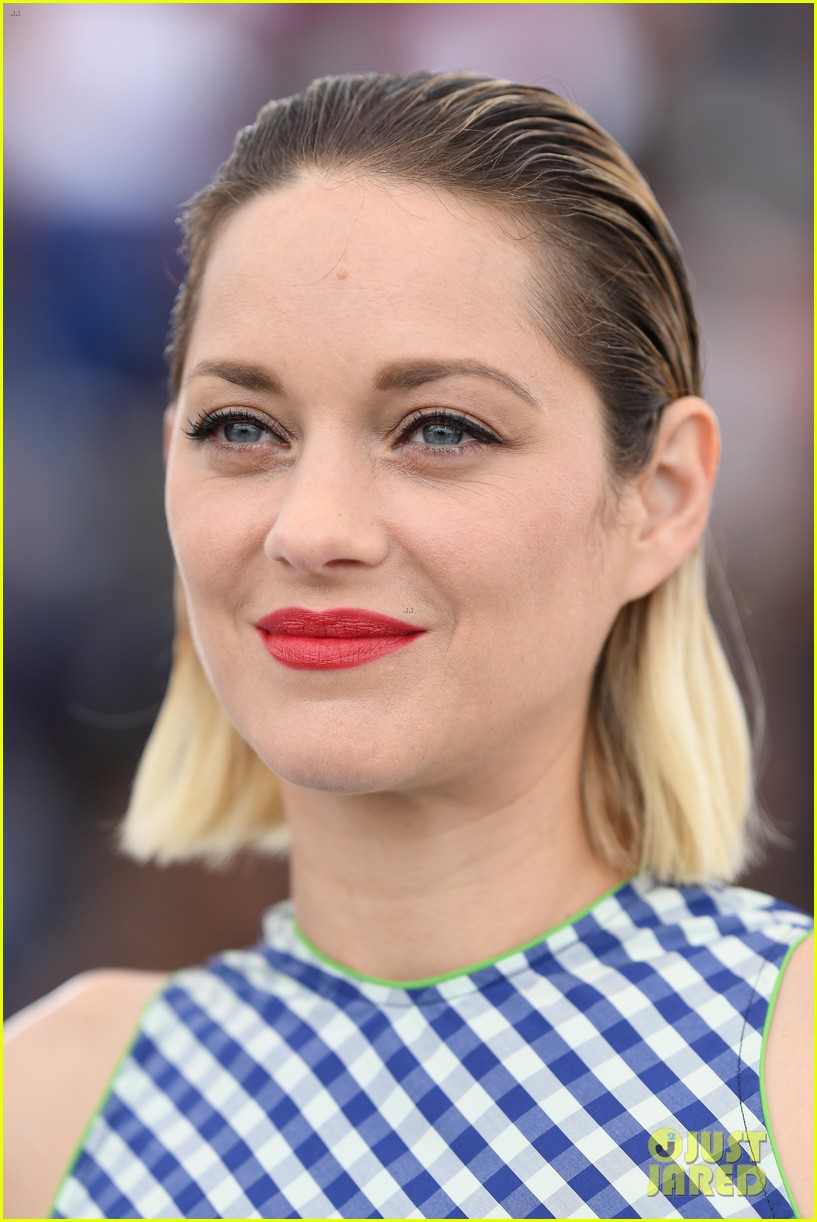 Marion Cotillard Wears Backless Dress for 'Angel Face' Photo Call at ...