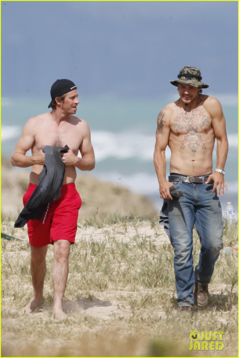 Garrett Hedlund Goes Shirtless for Final Day of 'Triple Frontier ...