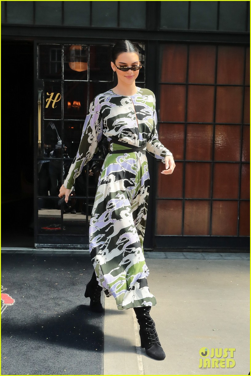 Kendall Jenner Poses for 'Tiffany Blue' Photo Shoot in NYC!: Photo ...