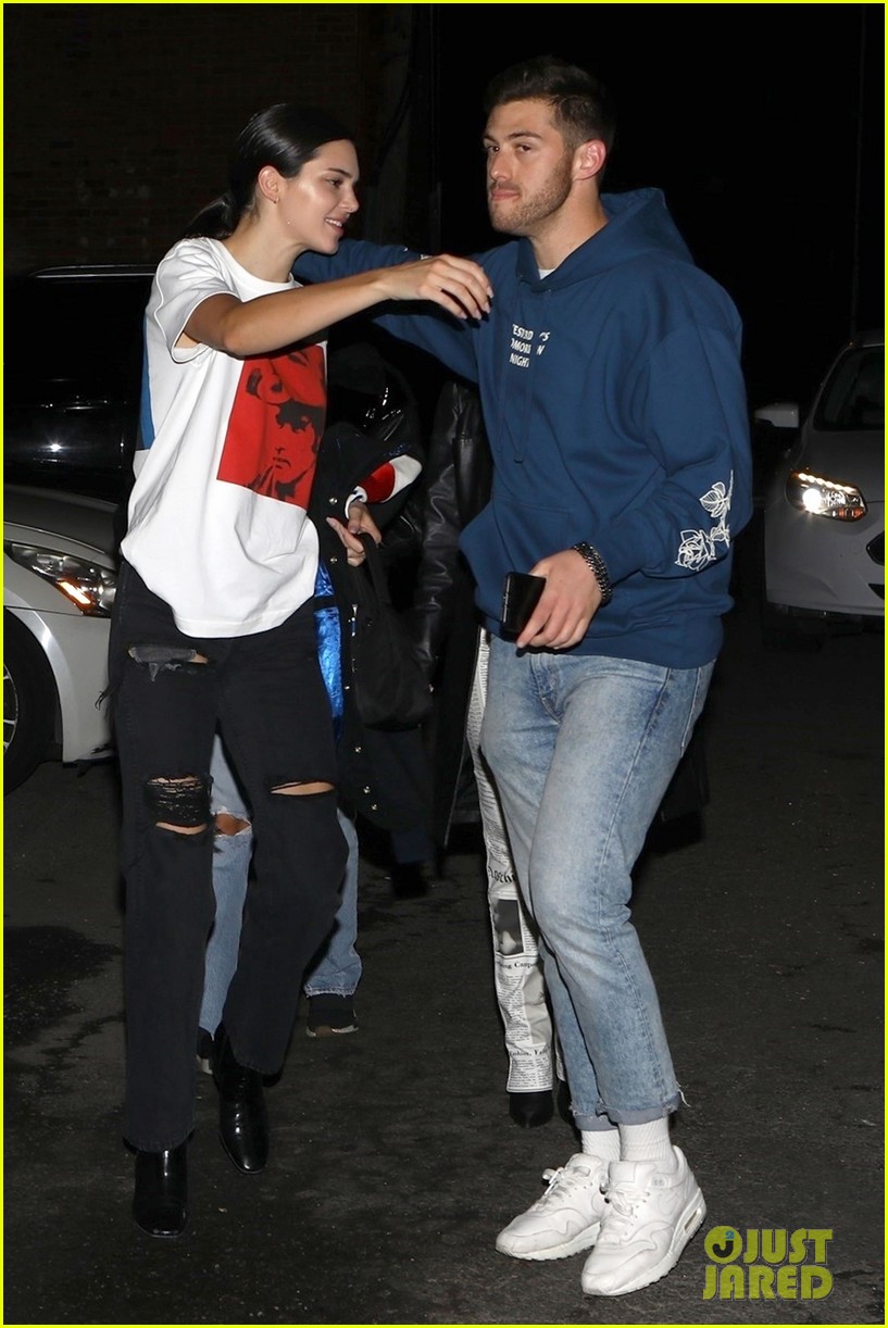 Kourtney Kardashian & Kendall Jenner Check Out Harry Hudson in Concert ...