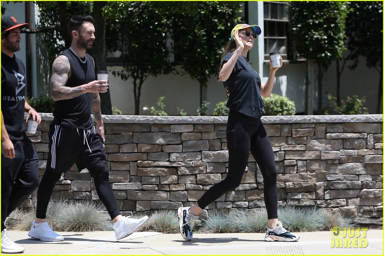 Adam Levine Shows Off Buff Biceps During Walk with Behati Prinsloo ...
