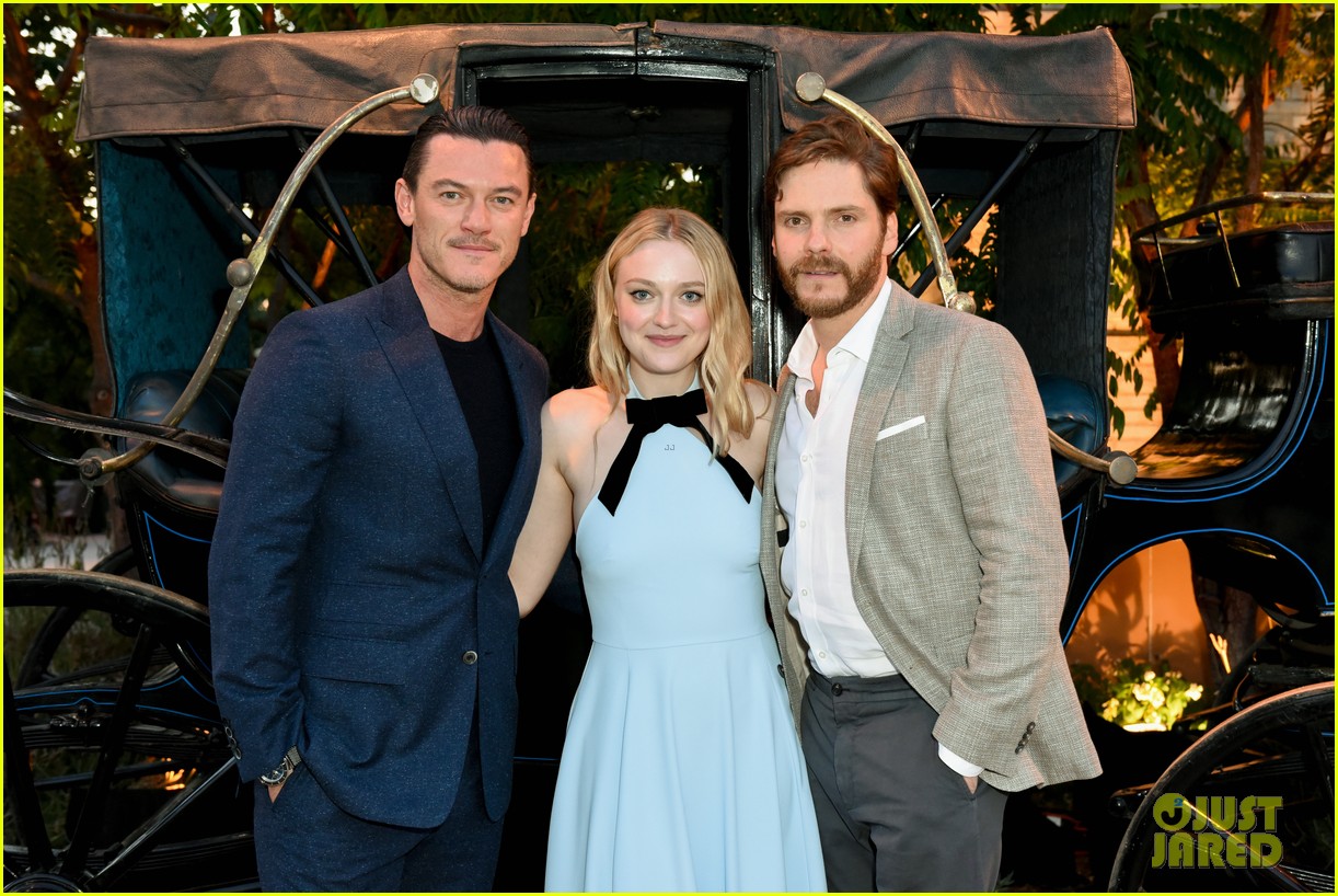 Luke Evans, Dakota Fanning, & Daniel Bruhl Promote 'The Alienist' at ...