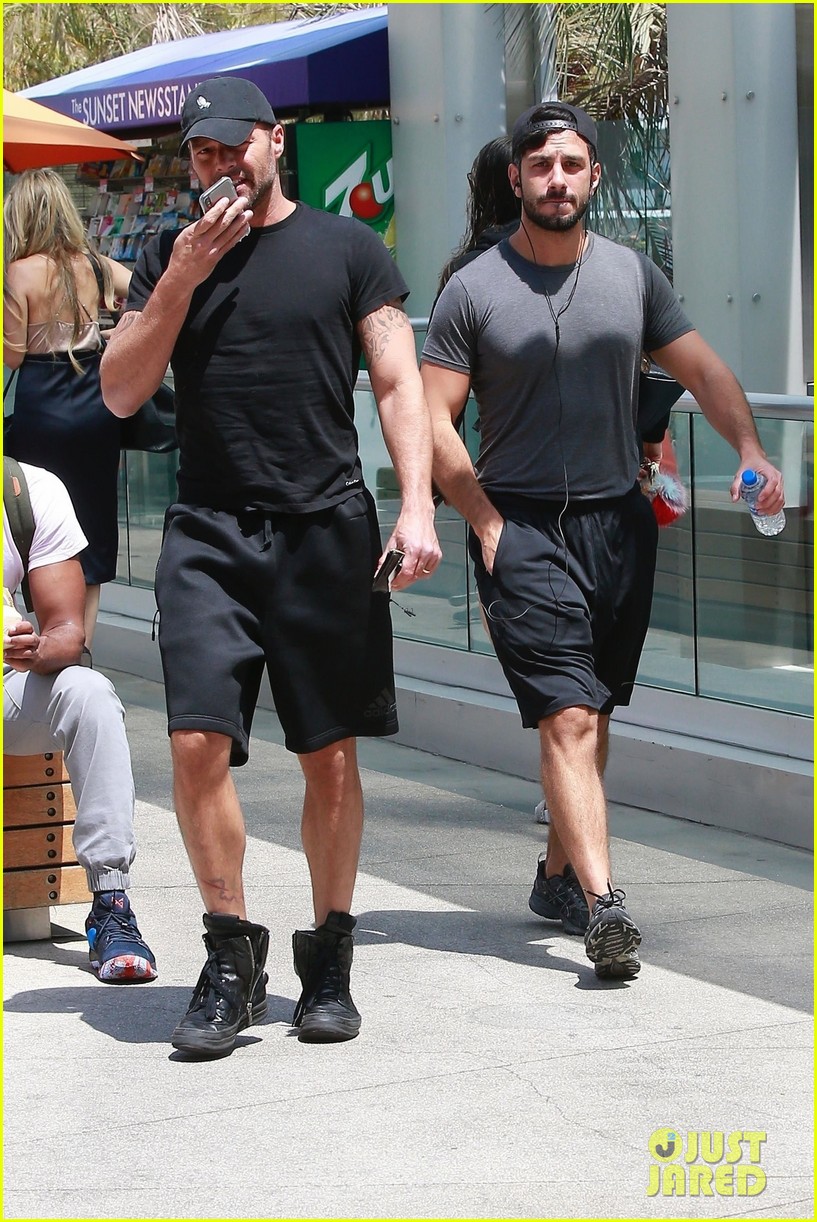 Ricky Martin & Husband Jwan Yosef Flaunt Their Muscles at the Gym ...