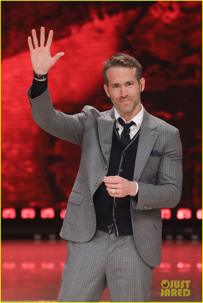 Ryan Reynolds Performs on Rome's 'DWTS'! : Photo 4077512 | Josh Brolin ...