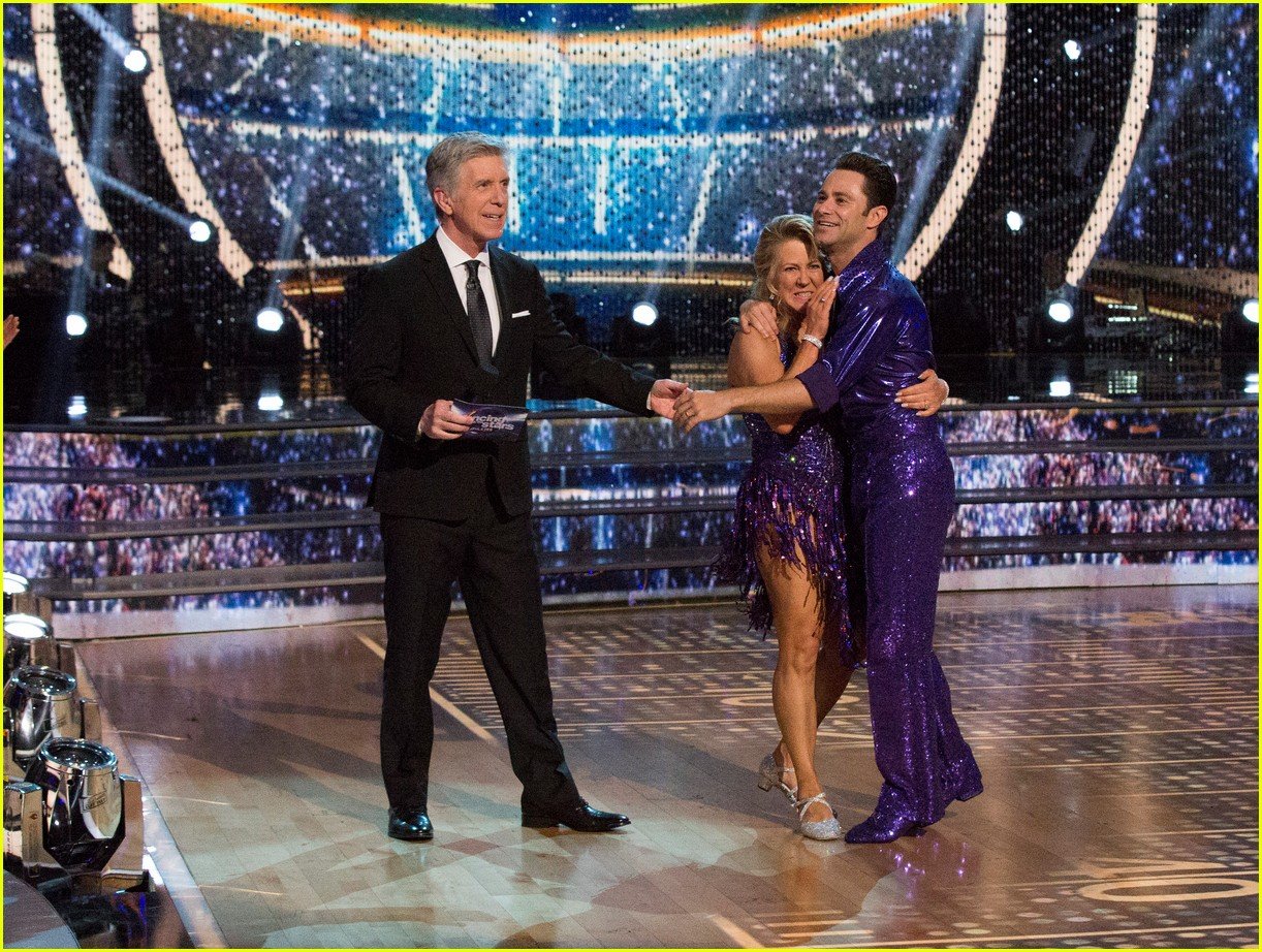 Tonya Harding's Final Dance on 'DWTS' Will Put a Big Smile on Your Face ...