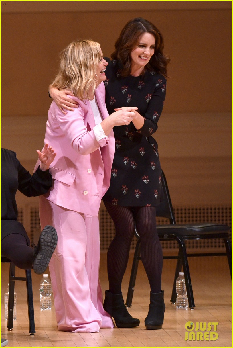Tina Fey & Amy Poehler Reunite for Improv Show at Carnegie Hall!: Photo ...