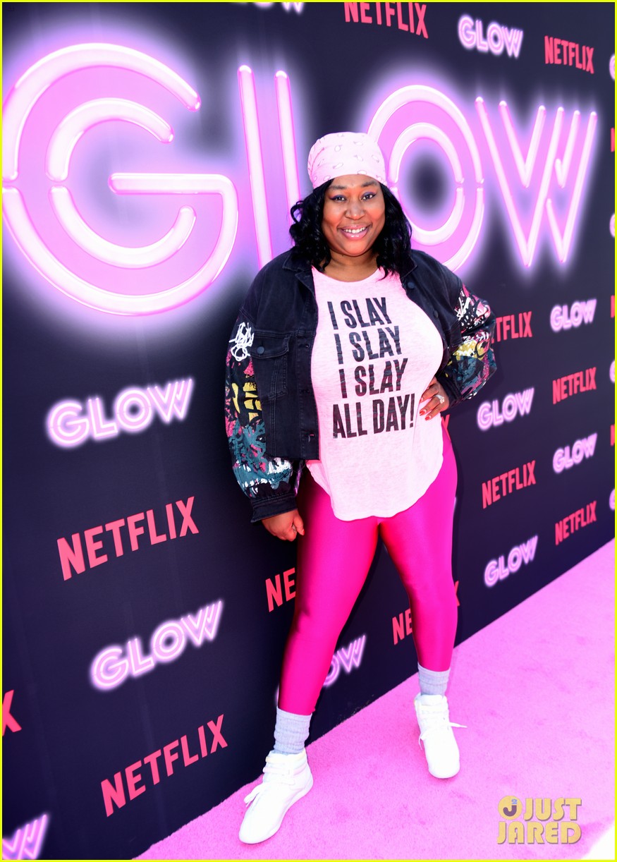 'Glow' Cast Celebrates Season 2 With 80's Takeover of Venice Beach ...