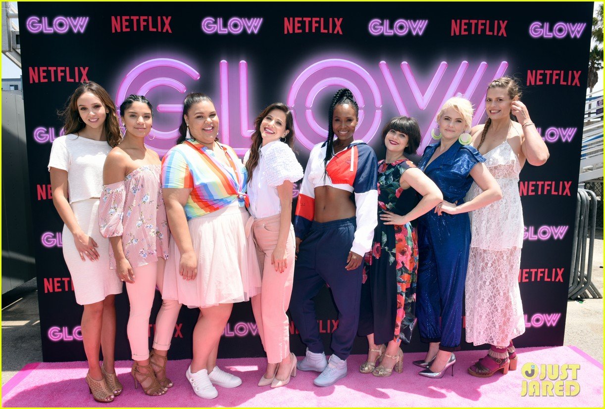 'Glow' Cast Celebrates Season 2 With 80's Takeover of Venice Beach ...