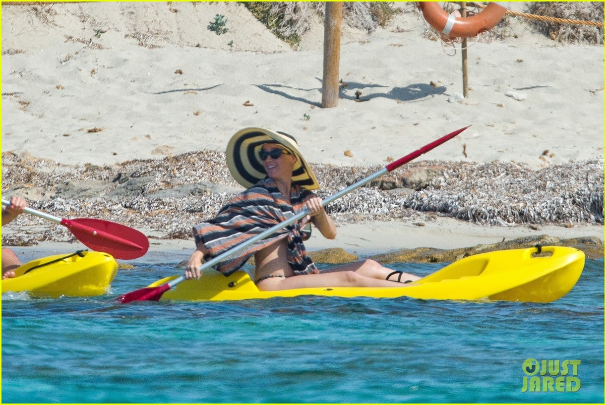 Katy Perry Hits the Beach in a Bikini in Spain!: Photo 4109307 | Bikini ...