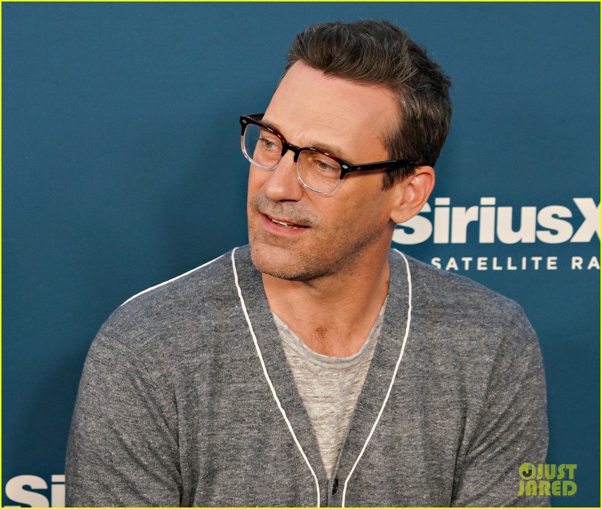 Watch Jon Hamm & the 'Tag' Cast Crash a Couple's Wedding!: Photo ...