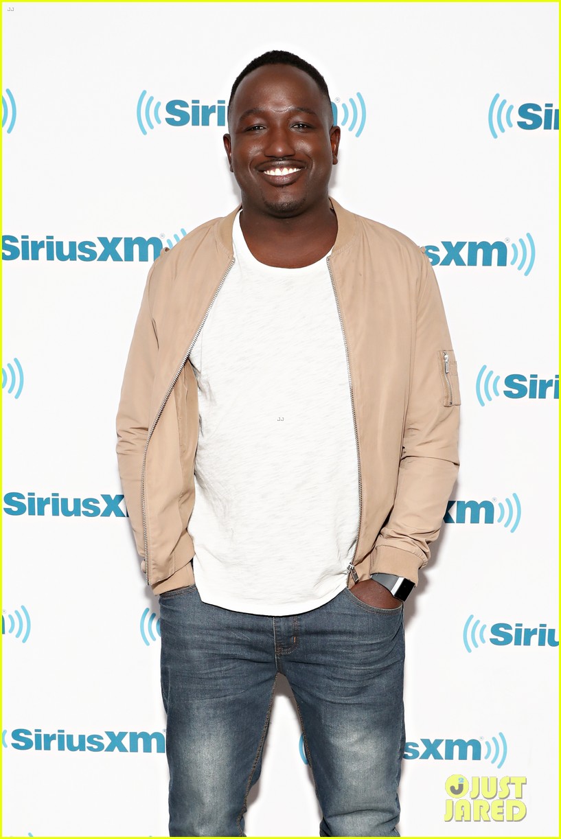 Watch Jon Hamm & the 'Tag' Cast Crash a Couple's Wedding!: Photo ...